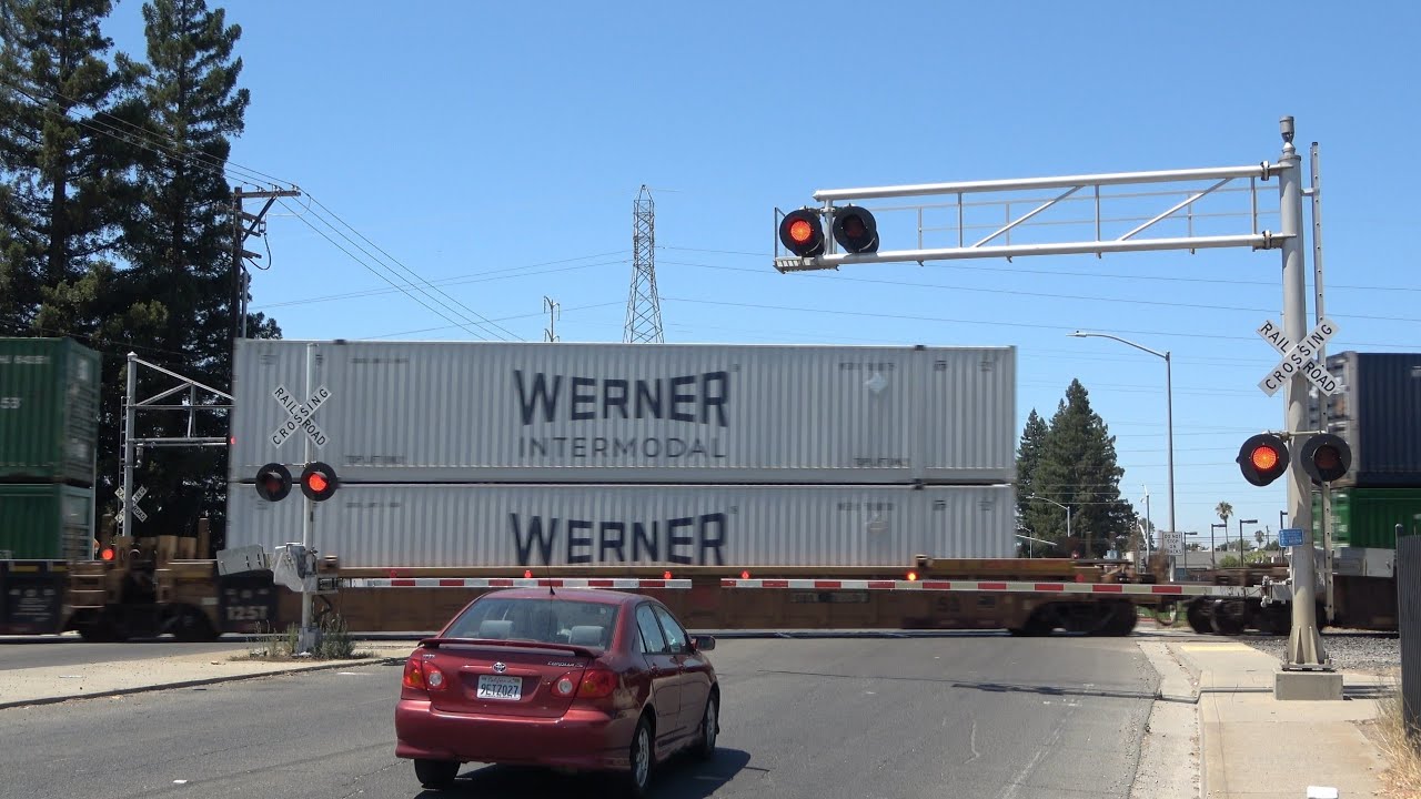 UP 7794 Z-Train Intermodal South | Fruitridge Rd. Railroad Crossing ...