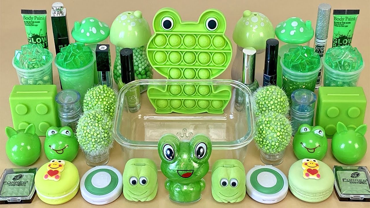 Green FROG SLIME 💚🐸 Mixing makeup and glitter into Clear Slime 💯% ASMR ...
