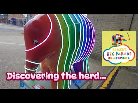 Discovering the herd - Elmer's Big Parade - YouTube