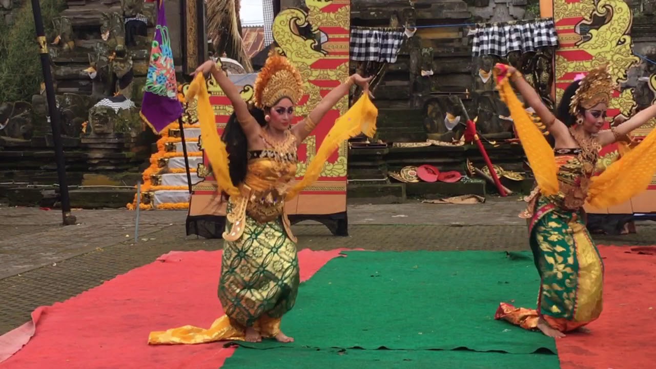 tari oleg tamulilingan pregina taksu_adhimukya - YouTube