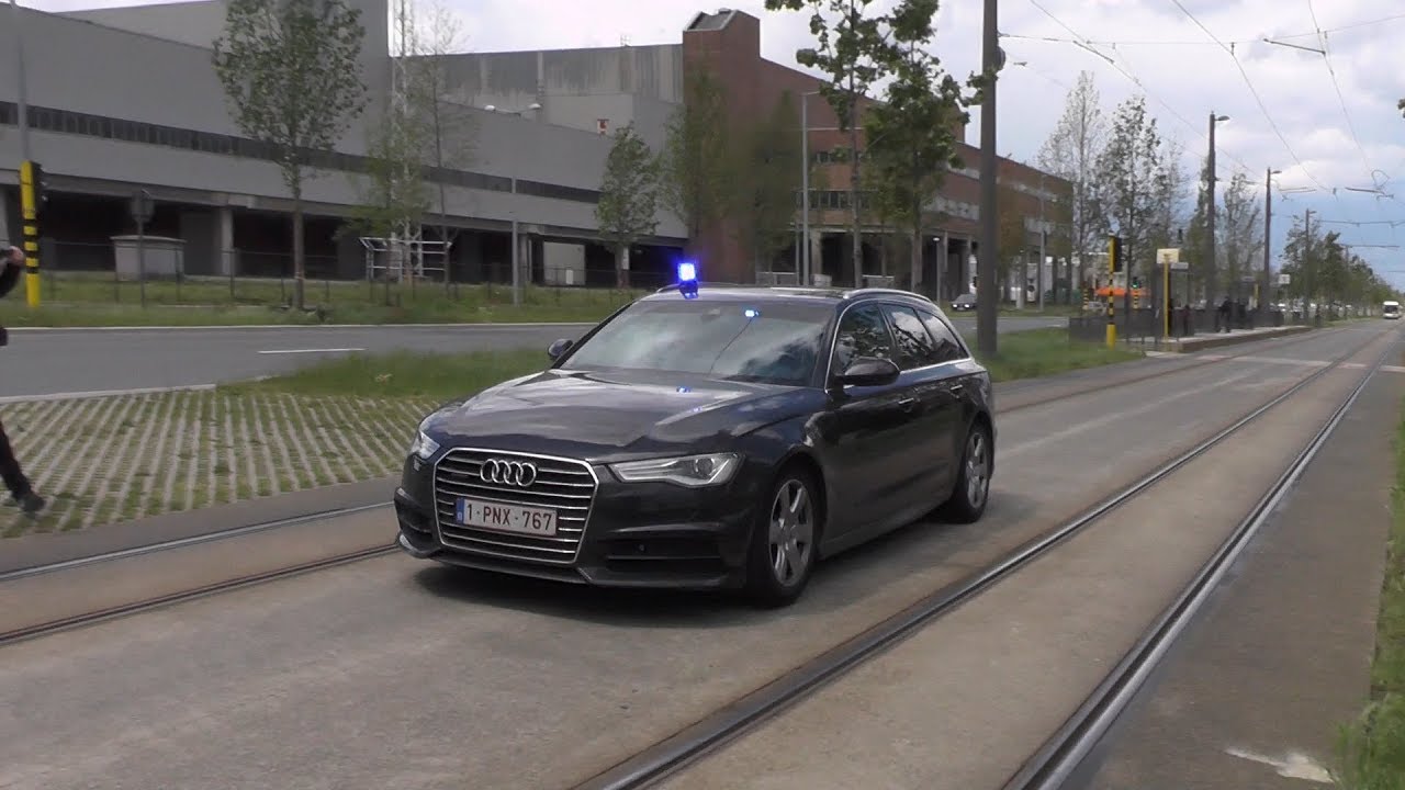 Snelle Response Team (SRT) Audi A6 met spoed naar een onbekende ...