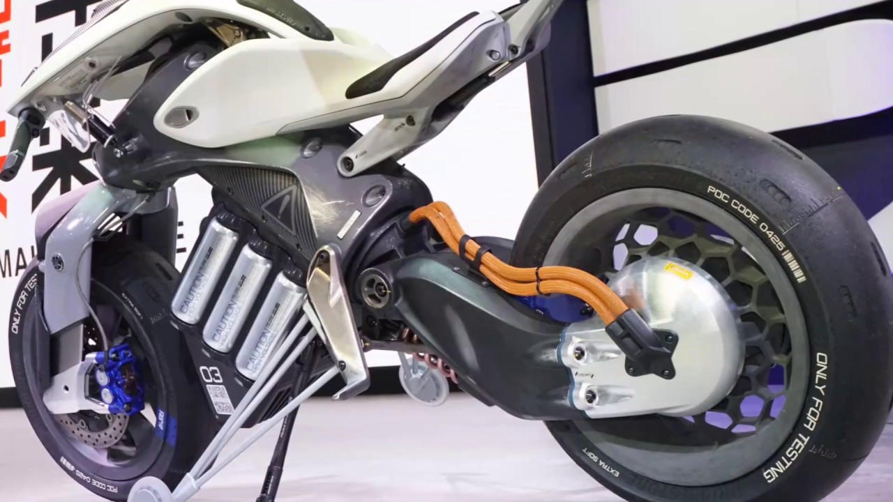 Yamaha MOTOROiD @ 2017 Tokyo Motor Show - YouTube