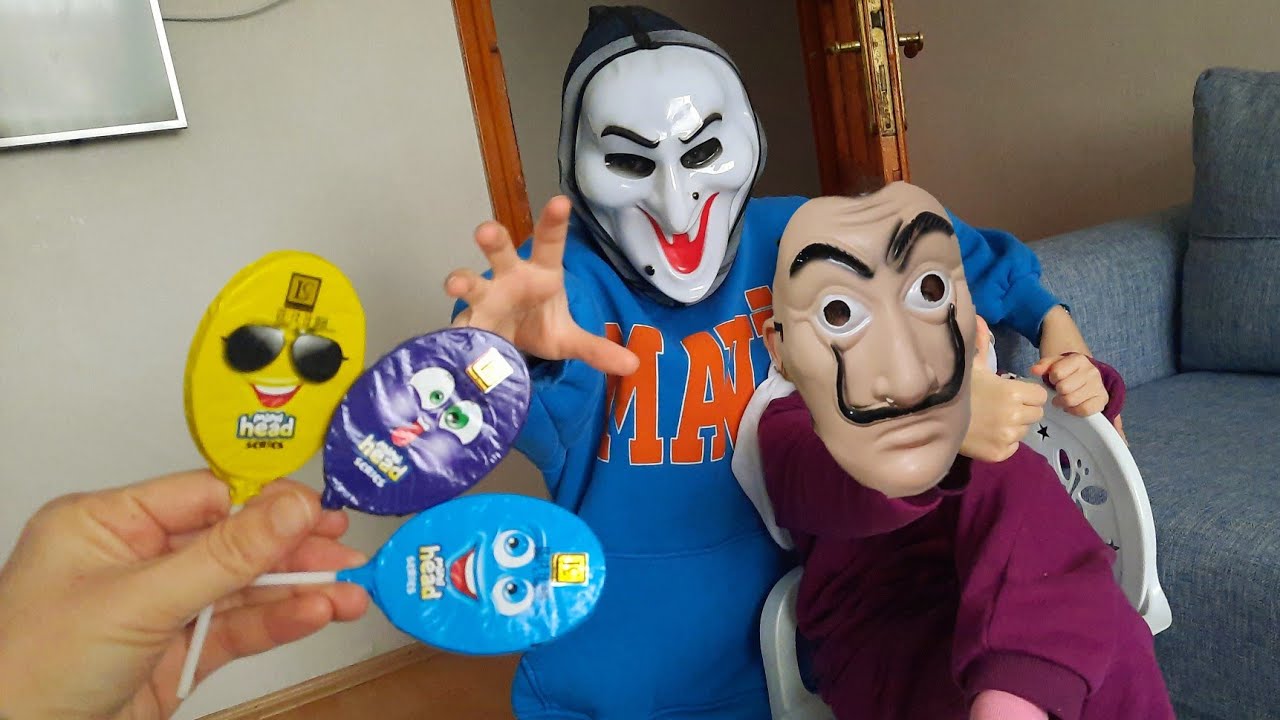 용암 탈출놀이 서은이의 방탈출하기 과 일 쿠션 파란천 놀이Making Pringles with elsa and Hulk ...