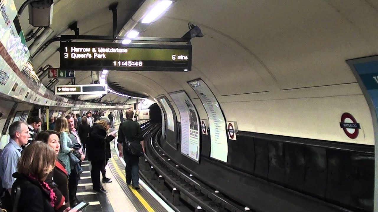 Bakerloo Line at Waterloo - YouTube