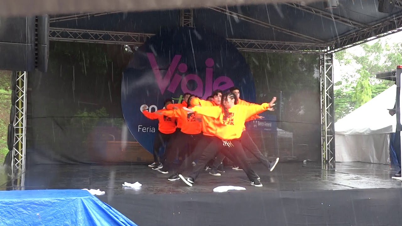 Feria Familiar AIPCV 2019 Undécimo grado - YouTube