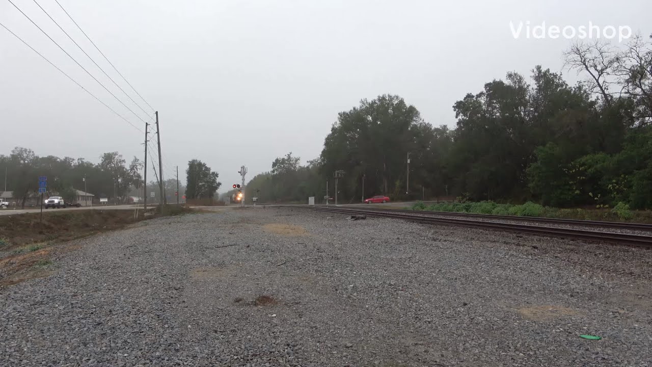 CSX train M441 w/ 696 axles! Locomotive 3085 & DPU 7001 Vitas junction ...