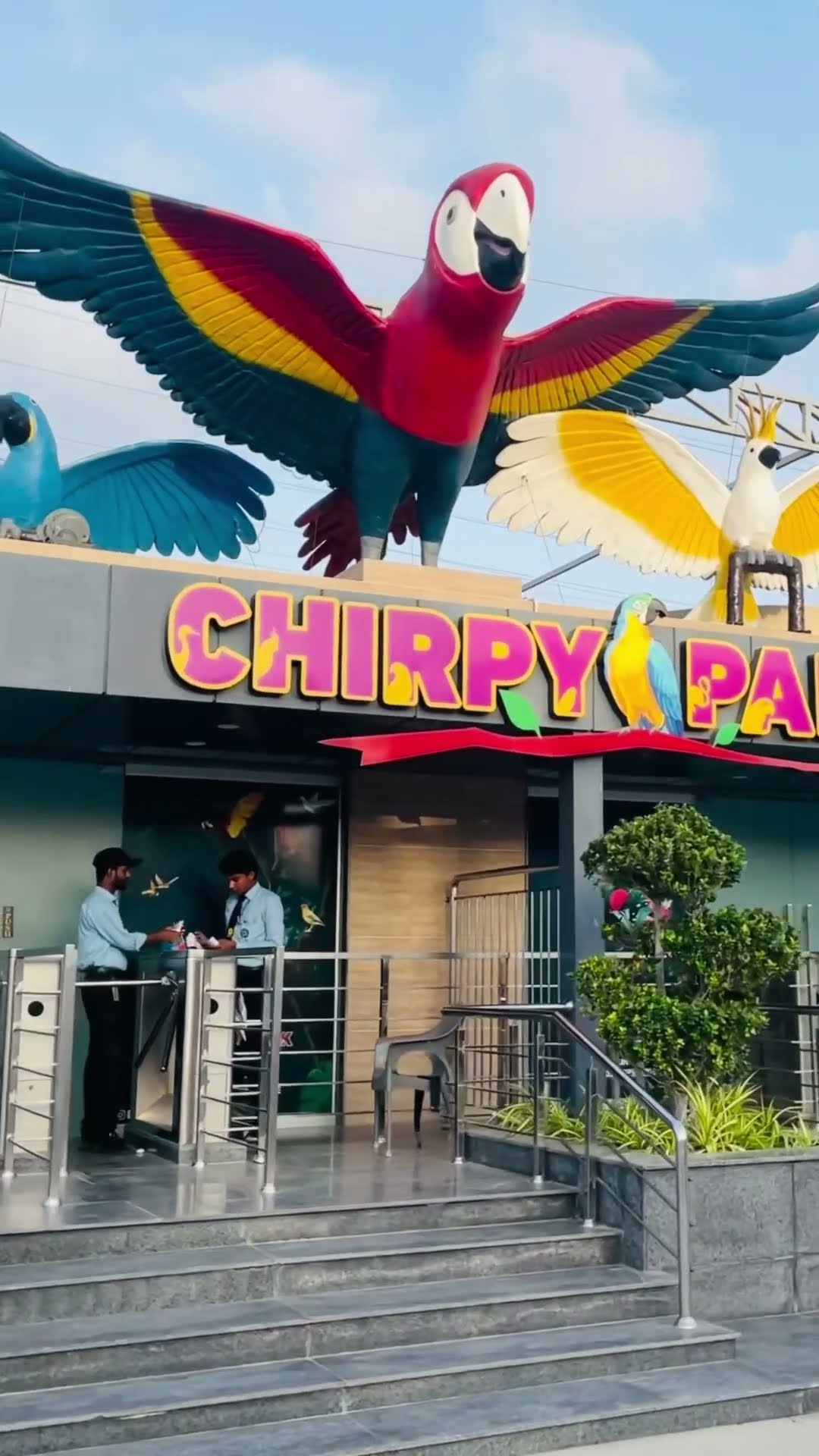 Chirpy Park #bahriatown #birds #nature #love #birdsounds - YouTube
