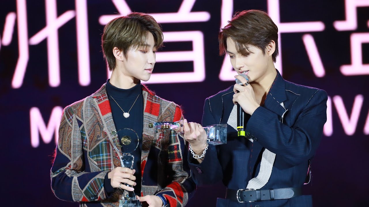 AWARDS丨SEVENTEEN winning awards in China! 191117 2019 Asian Music ...