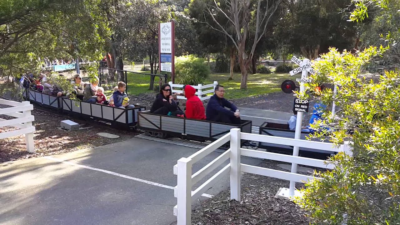 Miniature ridable railway - Diamand railway. Eltham, Victoria ...