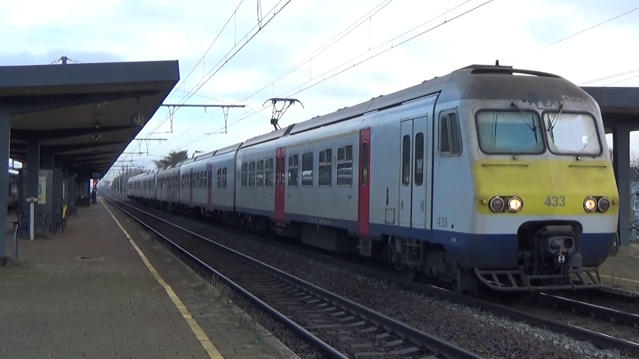 NMBS Breaks 433 en 402 vertrekken in station Lokeren - YouTube