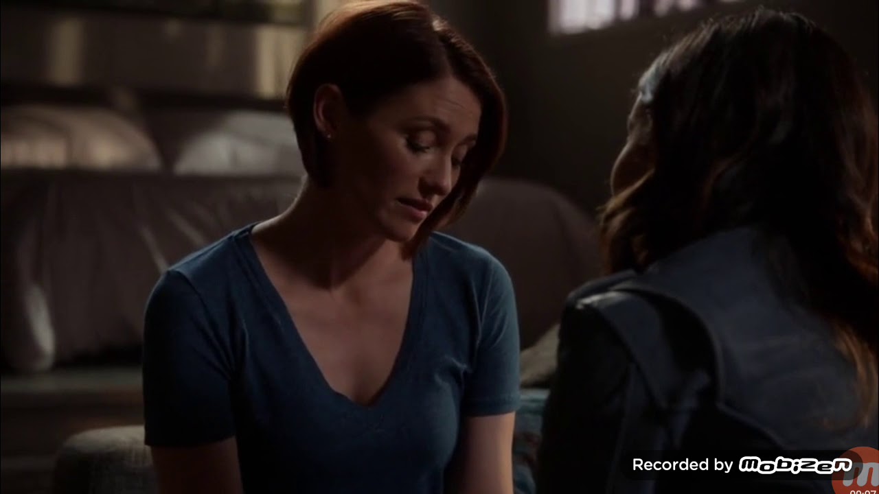 Supergirl 3x03 Maggie, Alex kiss - YouTube