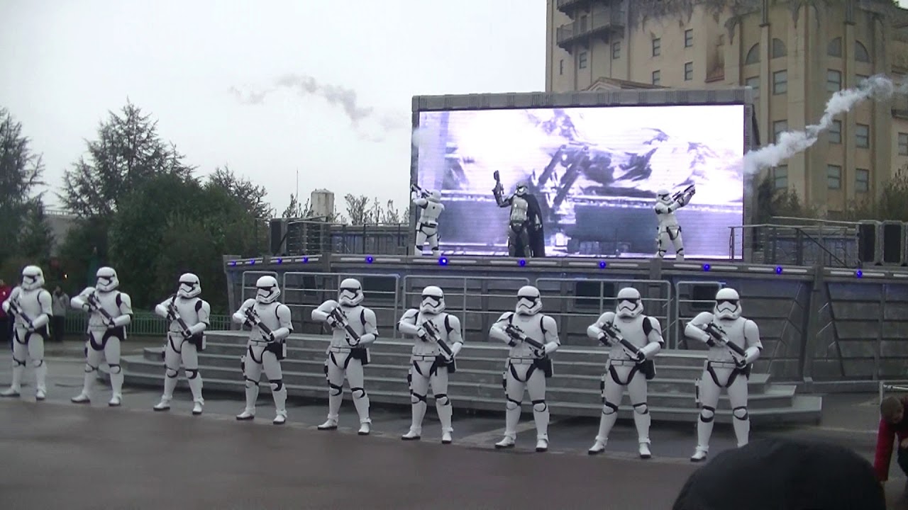 La Marche du Premier Ordre - First Order March - Disneyland Paris - YouTube