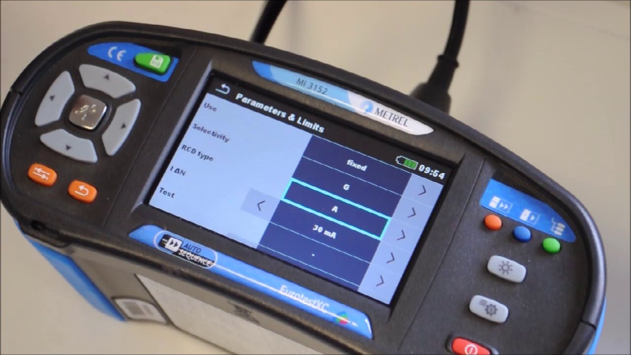 Comprehensive testing of a RCD using the AUTO test function with Metrel ...