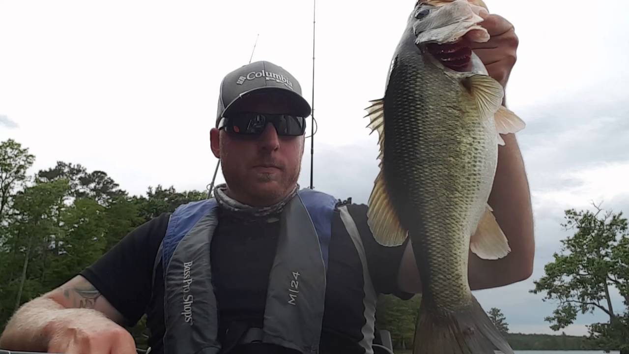 Stumpy Lake Bass Fishing Day 2 with Sean! - YouTube