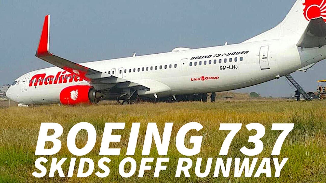 BOEING 737 Skids OFF RUNWAY in NEPAL - YouTube