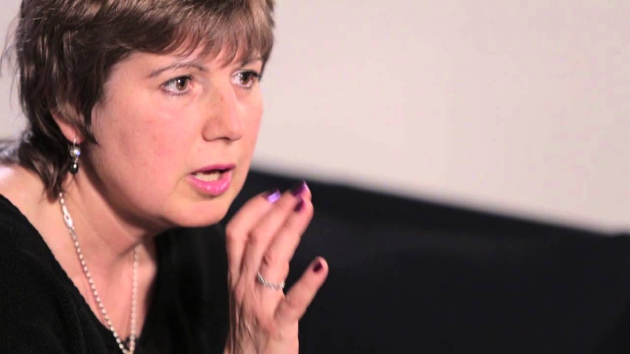 Petra Der Man reviews the new Acer Iconia A1 - YouTube