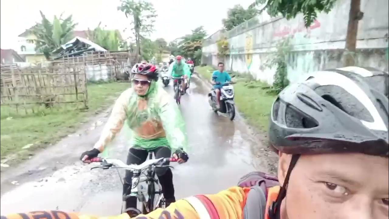 JALAN PULANG KE UJANAN GOWES MUNGGAHAN BIKIN SERU - YouTube
