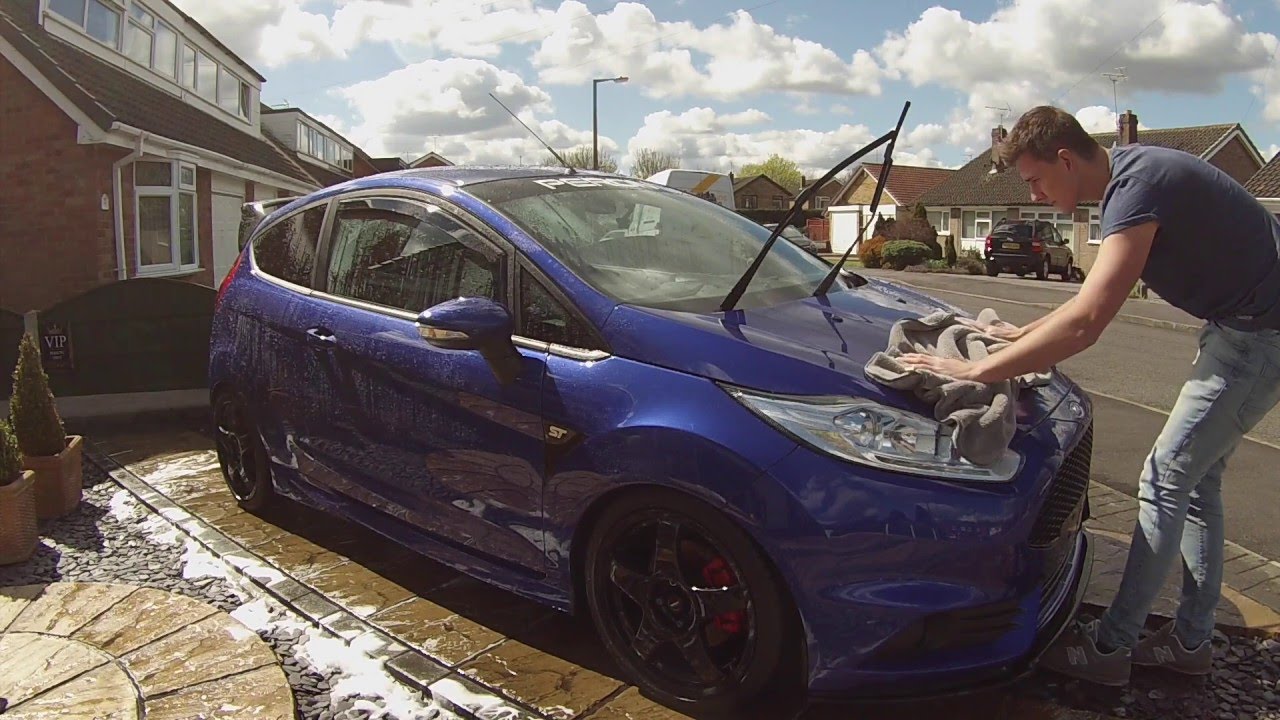 Washing my ford fiesta ST - YouTube