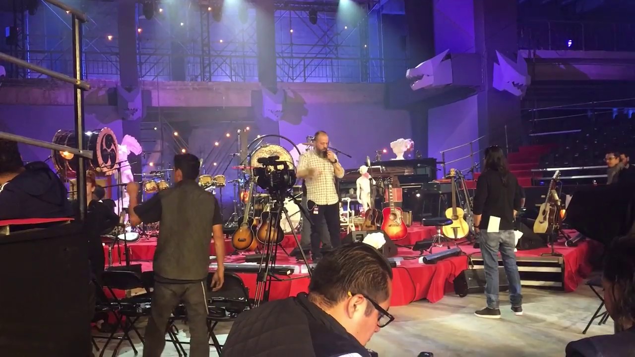 Setting Up the Stage for Molotov MTV Unplugged with Producer Sylvia ...