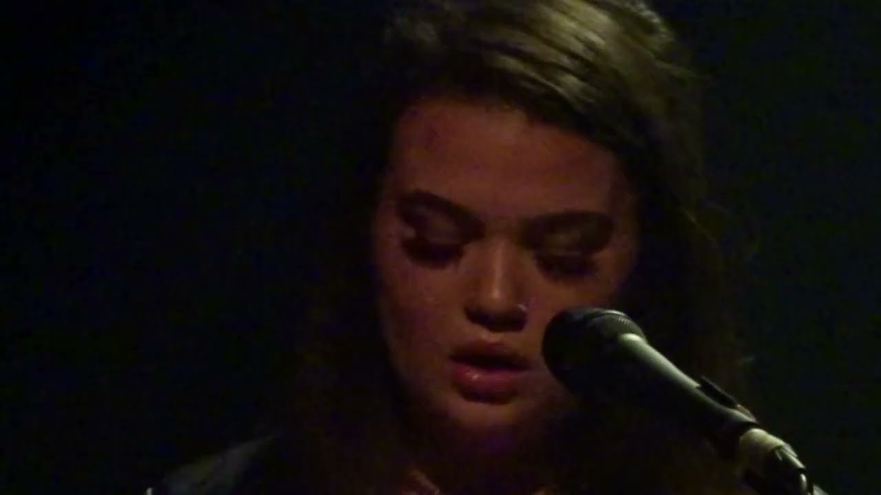 Lola Young Pill Or A Lullaby 4AM Till Sunrise Melkweg Amsterdam 23 Lola Young Pill Or A Lullaby 4AM Till Sunrise Melkweg Amsterdam 23