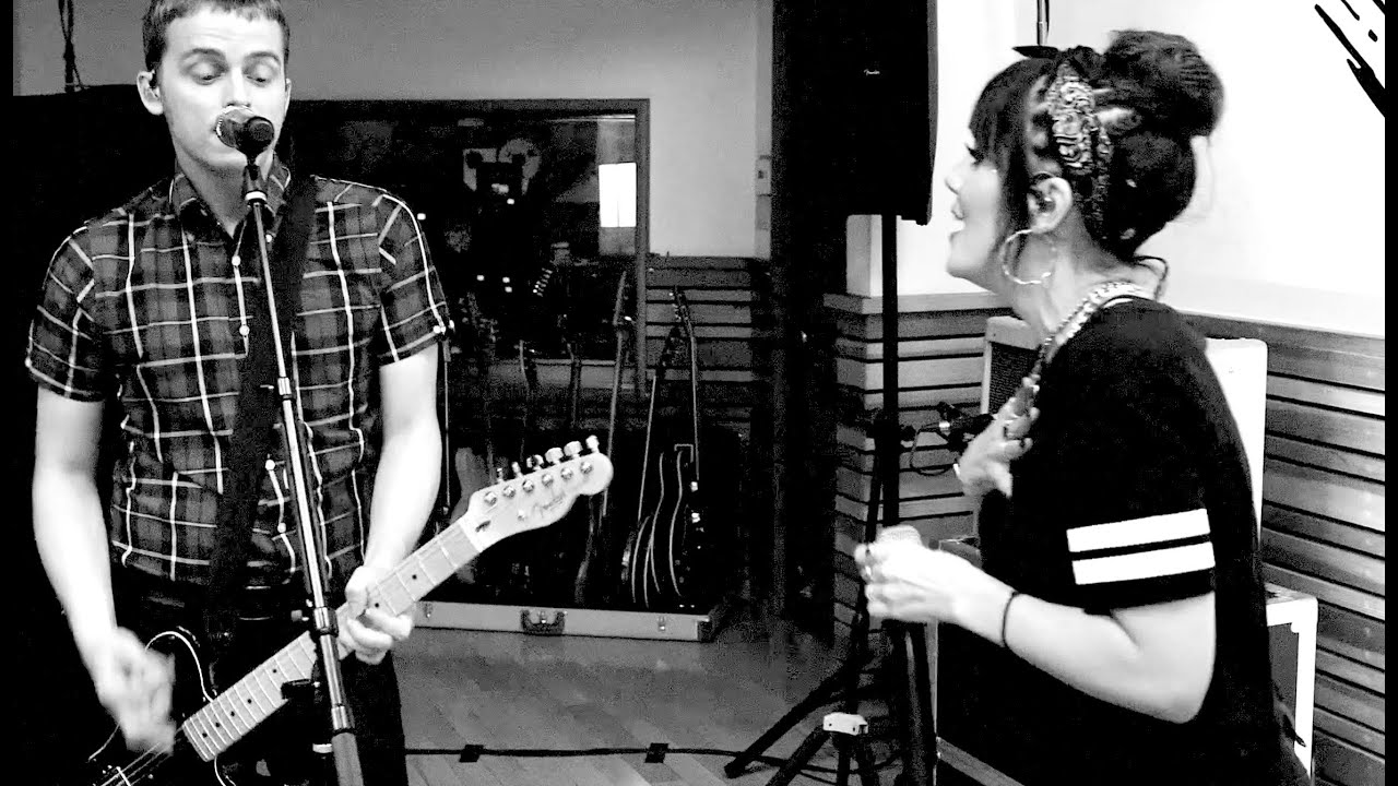 The Interrupters - Easy On You Chords - Chordify