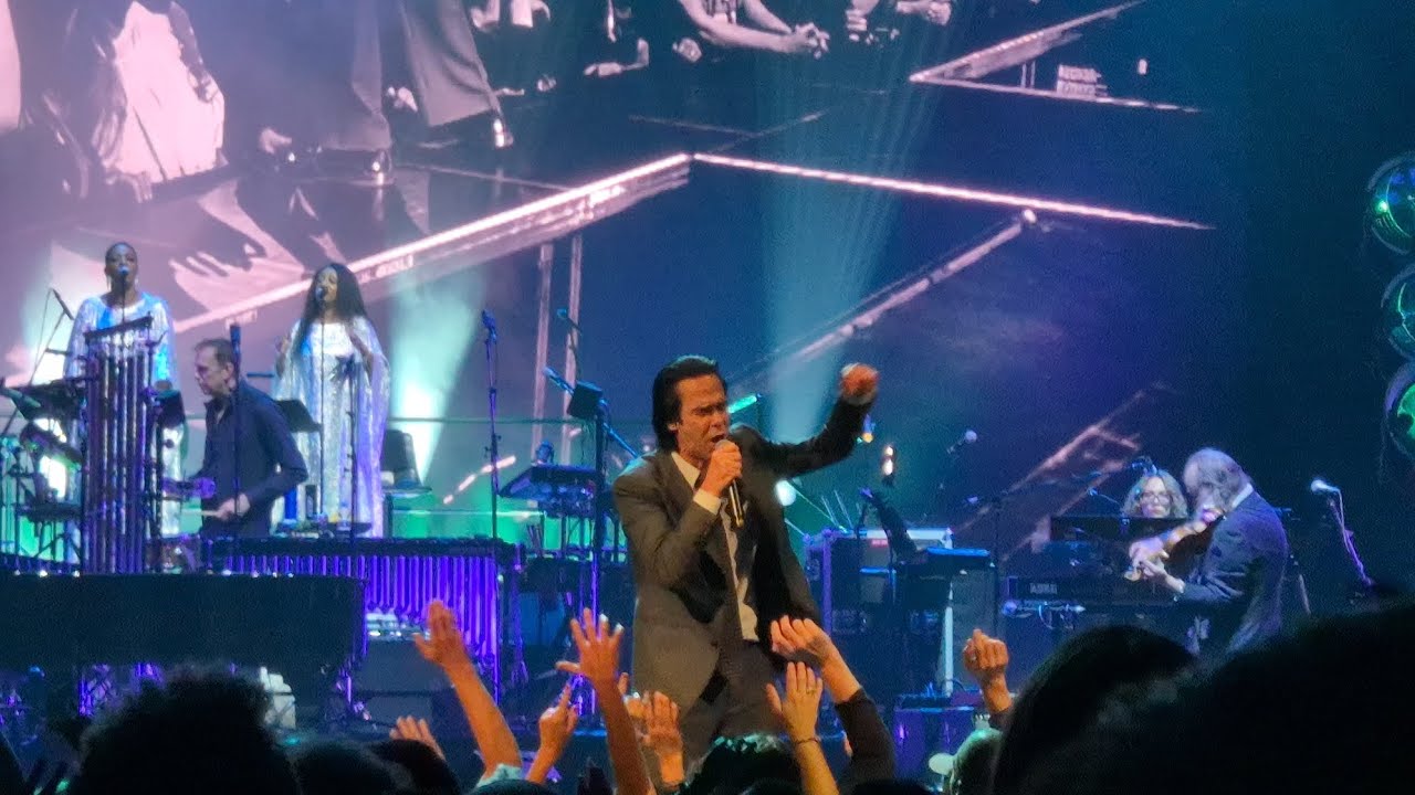 Nick Cave & the Bad Seeds - Tupelo - live Amsterdam 2024 - YouTube