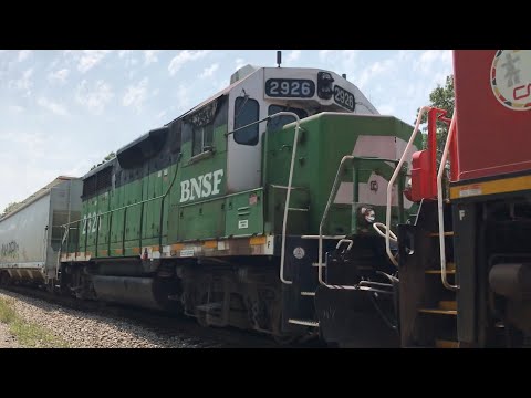 (Ex BN) BNSF 2926 Trails on M396 through Effingham, IL - YouTube