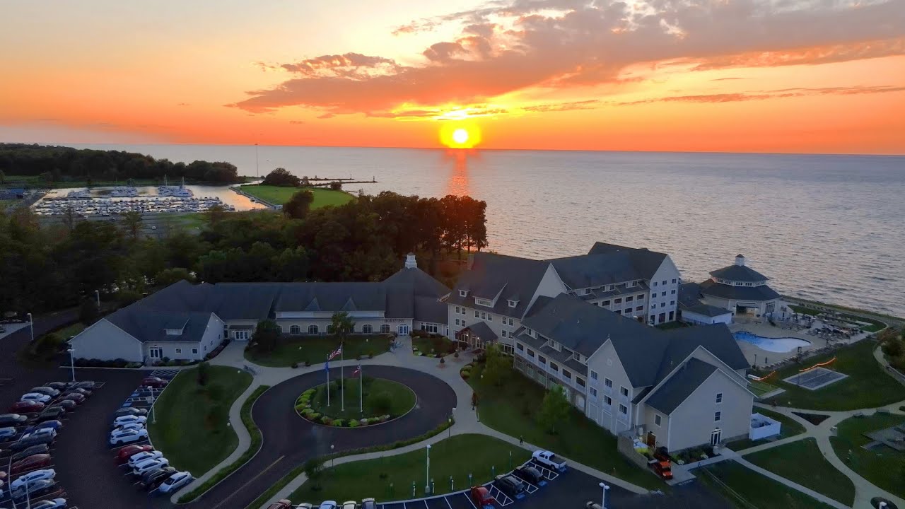 Lake Erie Beaches - Ashtabula County 26 miles of shore line - YouTube