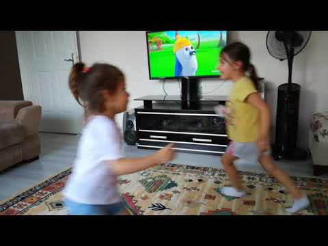 KİZLAR GURES YAPİYOR