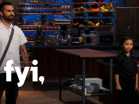 Man vs Child: Chef Showdown: Texturizing Soup (S1, E6) | FYI - YouTube