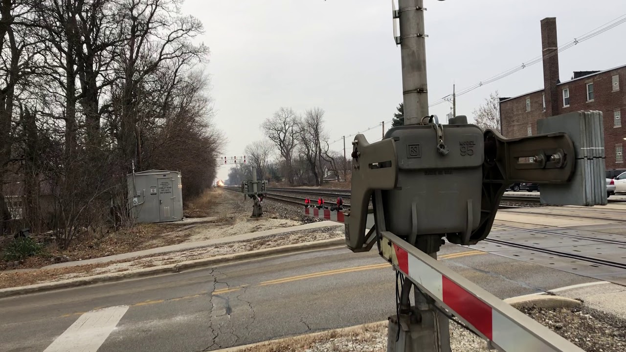 Outbound Metra 189 Passing Riverside IL - YouTube
