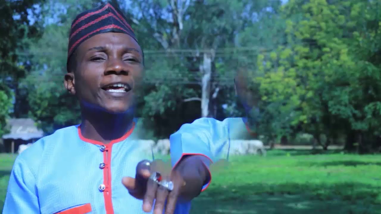 Naziru M Ahmed sarkin waka Maliyan Duniya - YouTube