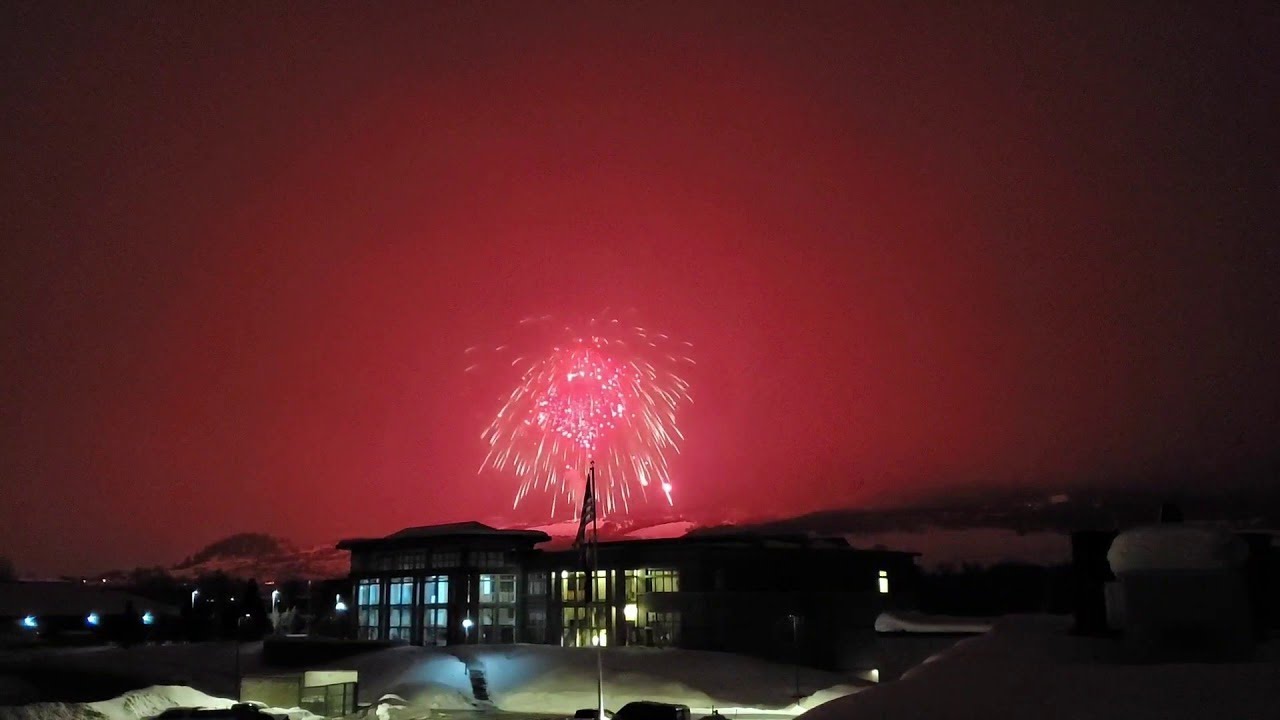 World's Largest Aerial Firework Stuns Steamboat Springs || ViralHog ...