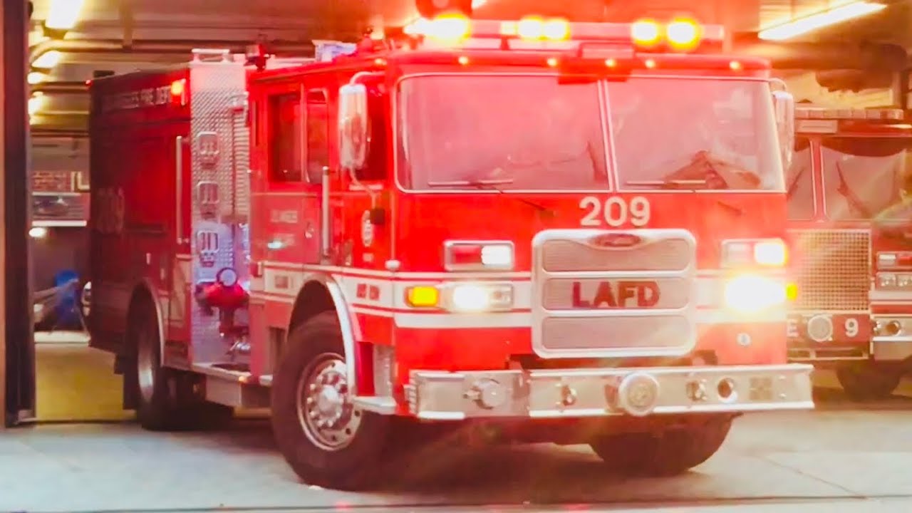 LAFD Engine 209 Returning to Station 9 - YouTube