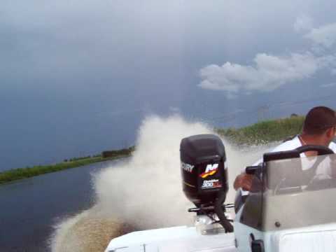 Talon F20 w/ 300xs roostertailing - YouTube