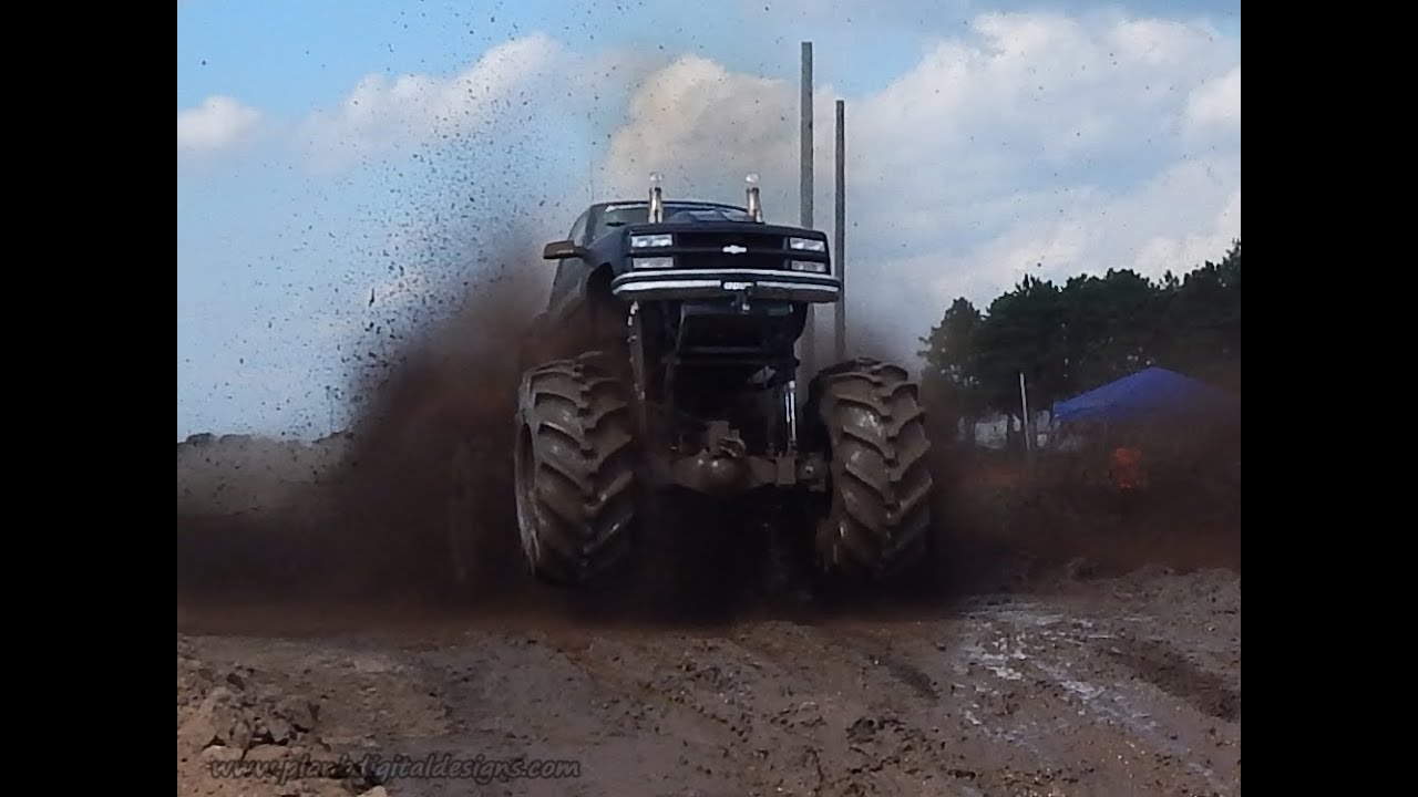 JUGGERNAUT MEGA MUD TRUCK - YouTube