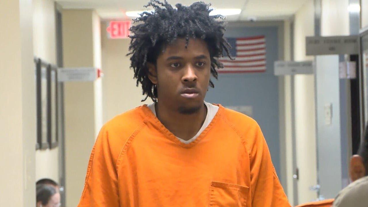 Man accused of killing Circle K clerk bound to grand jury - YouTube