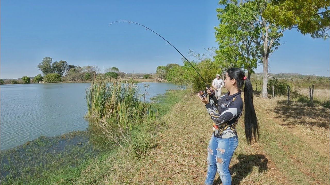 ELA representando as mulheres na PESCARIA. Pescando com o LIU e MÁRCIA ...
