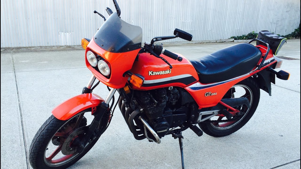 Kawasaki GPZ550 Walk Around - YouTube