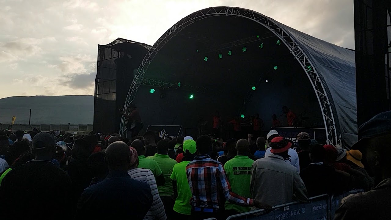 Dlubheke perfoming at Indidane Maskandi Fest - YouTube