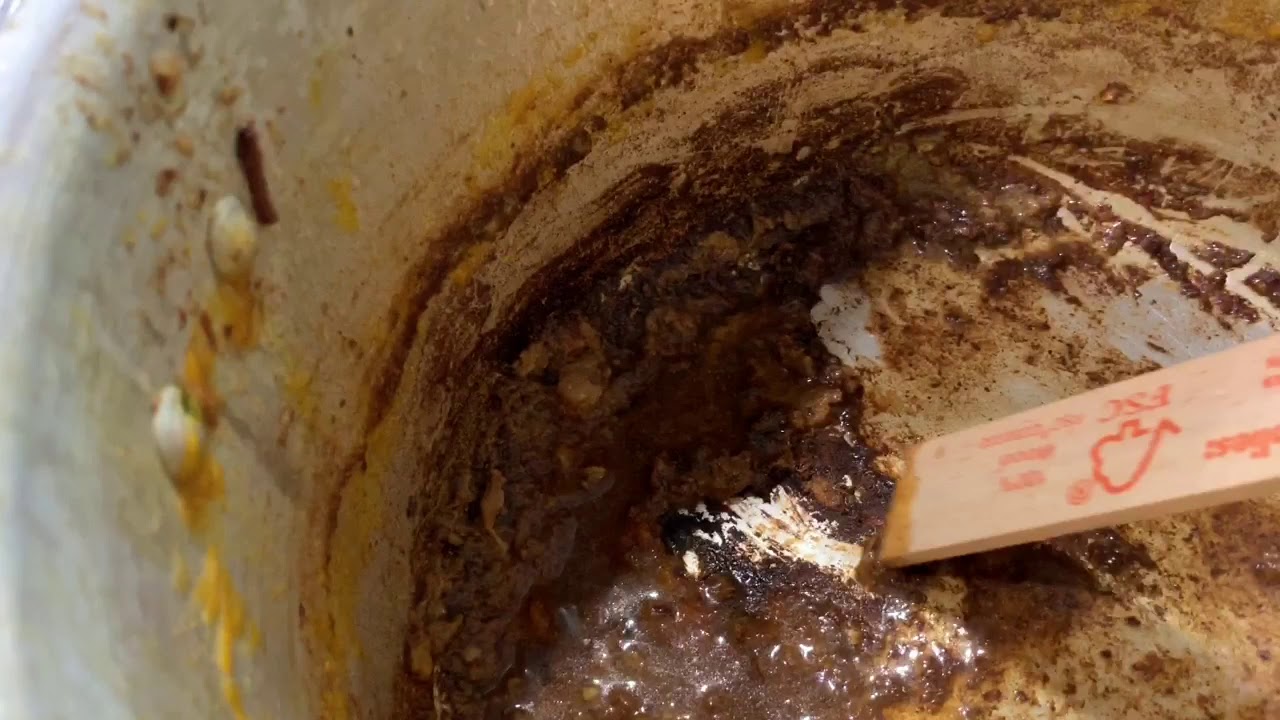 How to Clean A Burnt Cooking Pot Without Leaving A Scratch - YouTube
