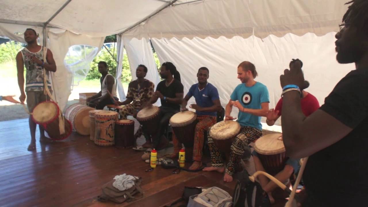 Petit Adama Diarra & Saly Danse à Mama Africa 2015 - YouTube