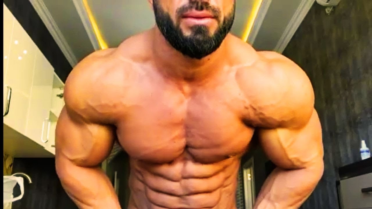 Middle East Bodybuilder Muscle Flexing #58 - YouTube