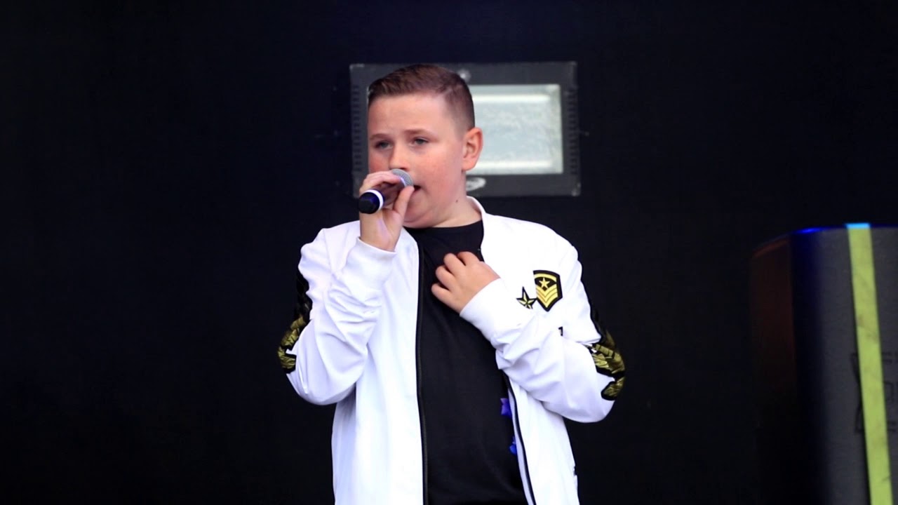 THE CLIMB - Miley Cyrus (cover by Liam Price) Solihull Summerfest - YouTube