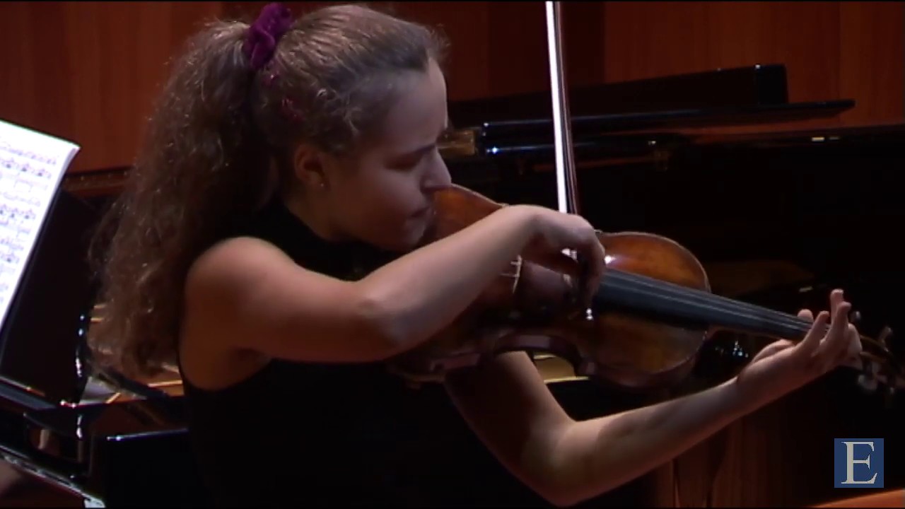 Sara Valencia - Saint Saens Violin Concerto N°3 - YouTube