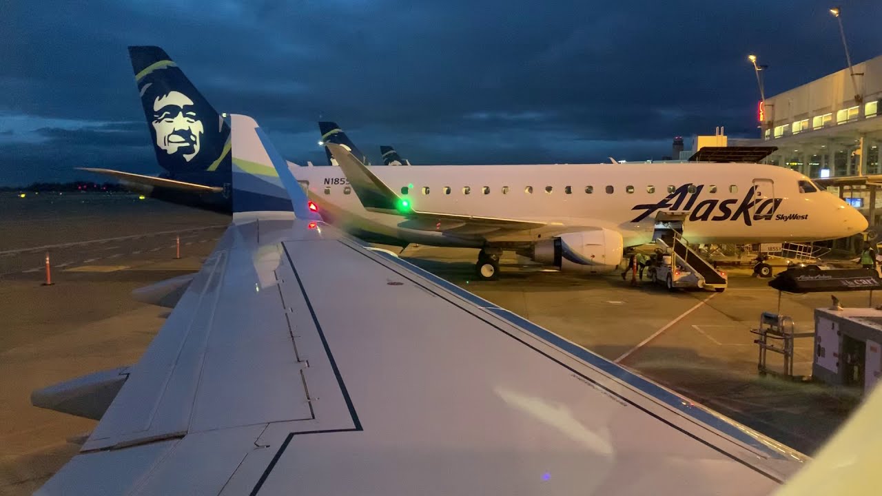 Alaska Airlines Embraer (Embruh) 175 landing video from inside the ...