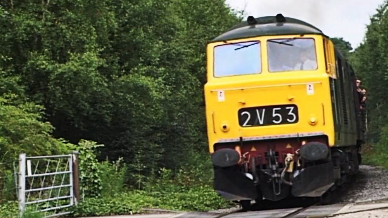 Hymek D7076 at the ELR Diesel Gala 2003. - YouTube
