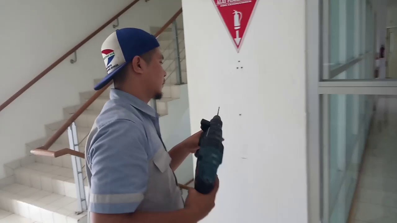 Standart ketingian pemasangan apar gedung - YouTube