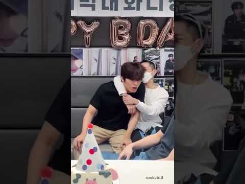 😱😭🤣 #hyunsuk #jeongwoo #treasure #shorts #fyp