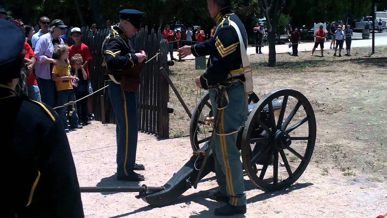 Cannon Firing at Old Town 4th of July - YouTube